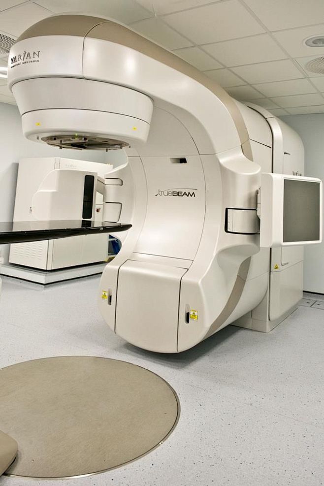 Watch the virtual tour of our TrueBeam™ linear accelerators at the Mount Vernon Cancer Centre: